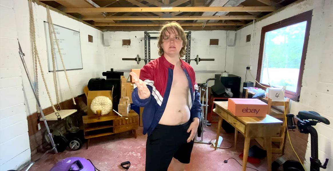 Keiner macht schöner Home-Workout als LEWIS CAPALDI!