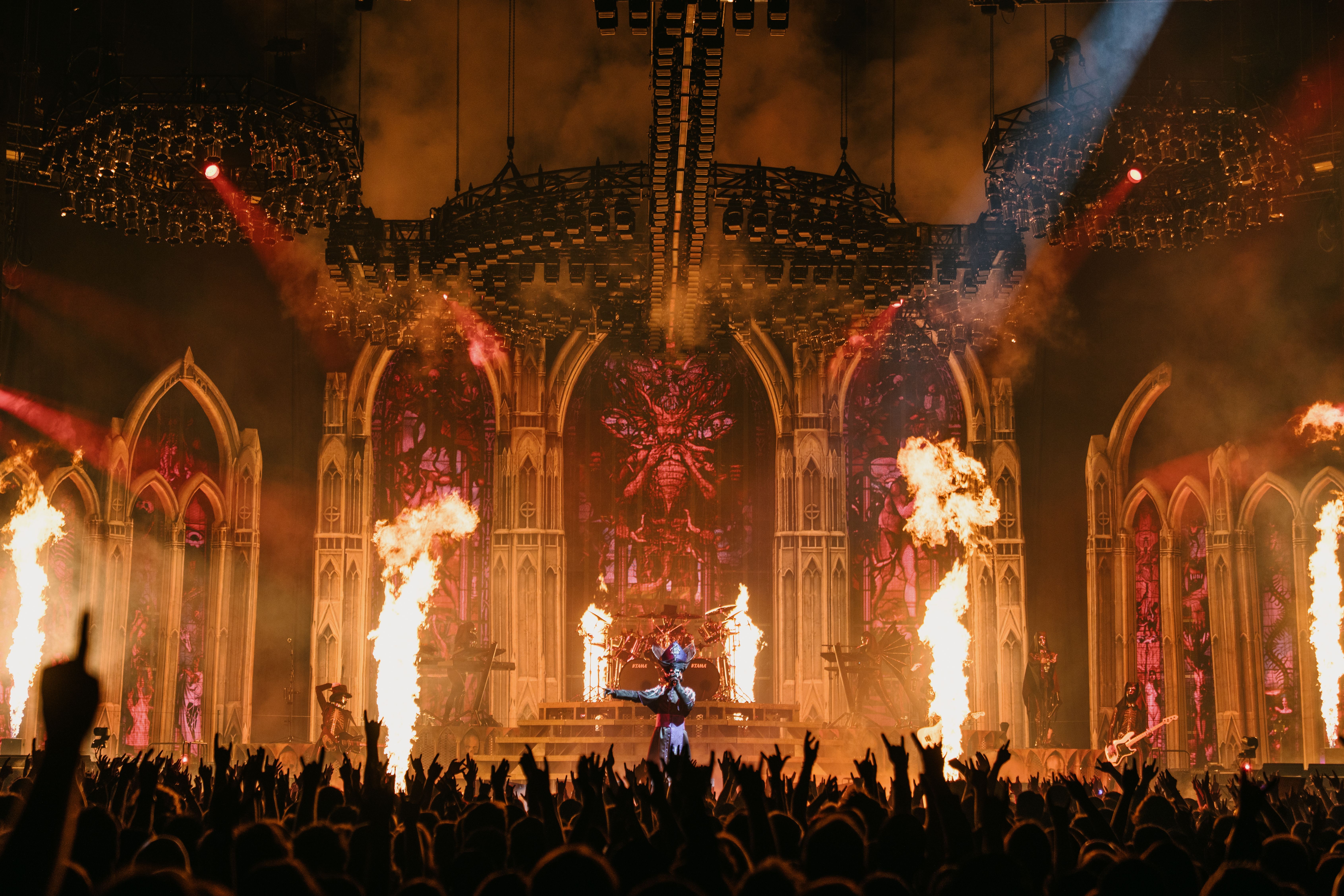 So spektakulär ist die „Skeletour“ von Ghost: Fotos vom Konzert in Berlin