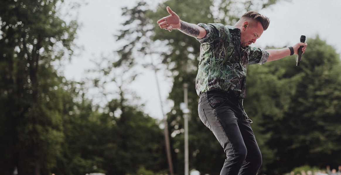Draußen live: Ben Zucker kündigt Open Air-Shows für den Sommer 2025 an
