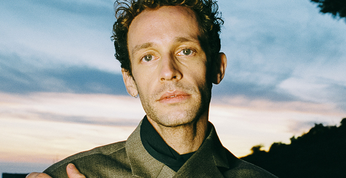 Endlich ins Rampenlicht: WRABEL kommt mit seinem Debütalbum 2022 nach ...